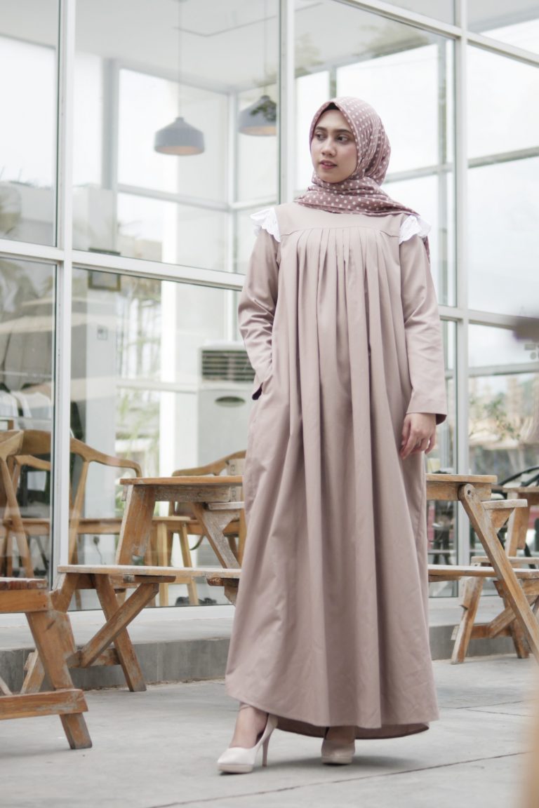 Femina Dress (Renda Putih) – Naluna Style